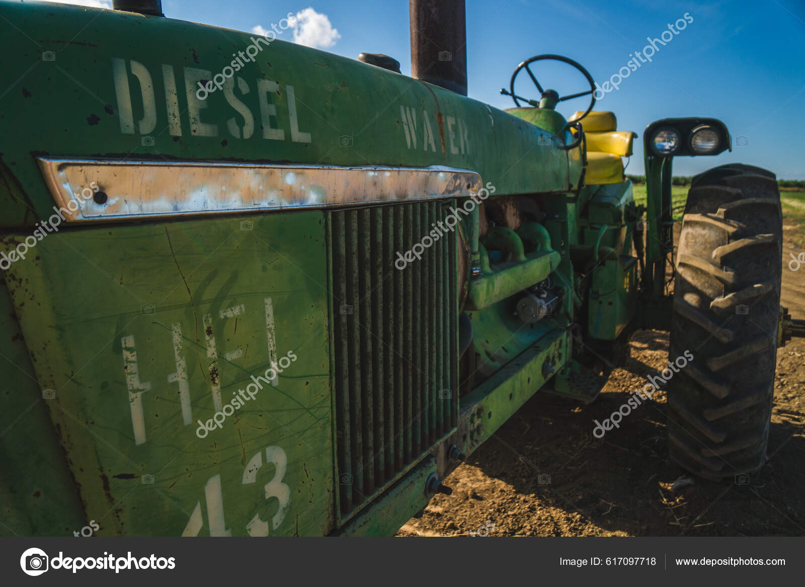 Rugged Old Farm Tractor Field — Stock Photo © mikefusaro530@gmail.com ...