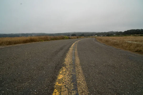 Gravel fields road images libres de droit, photos de Gravel fields road ...