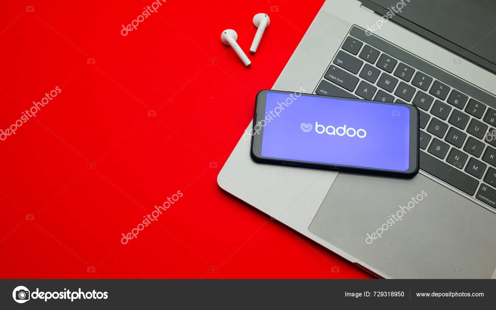 Tula Rusia Enero 2022 Logotipo Badoo Pantalla Del Teléfono Inteligente ...