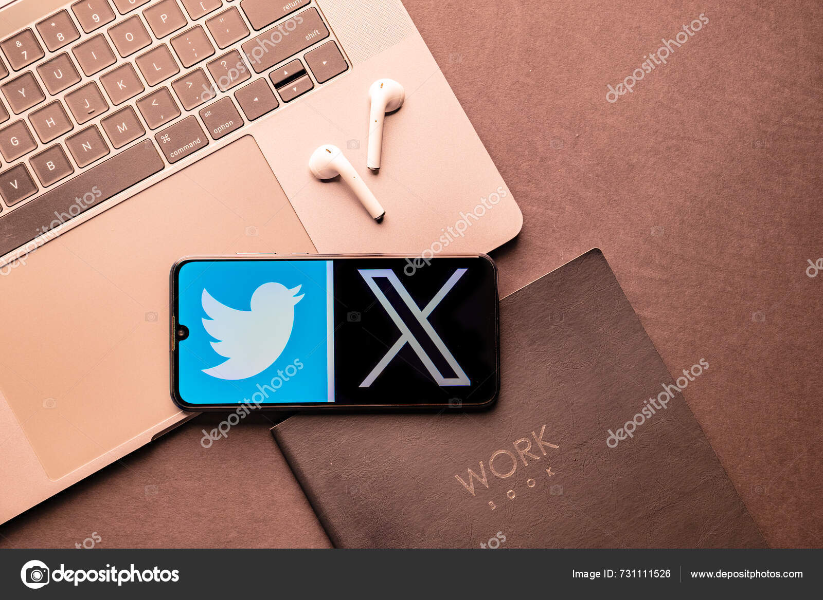 Twitter Logo Smartphone Screen Elon Musk Announced Rebranding Twitter ...