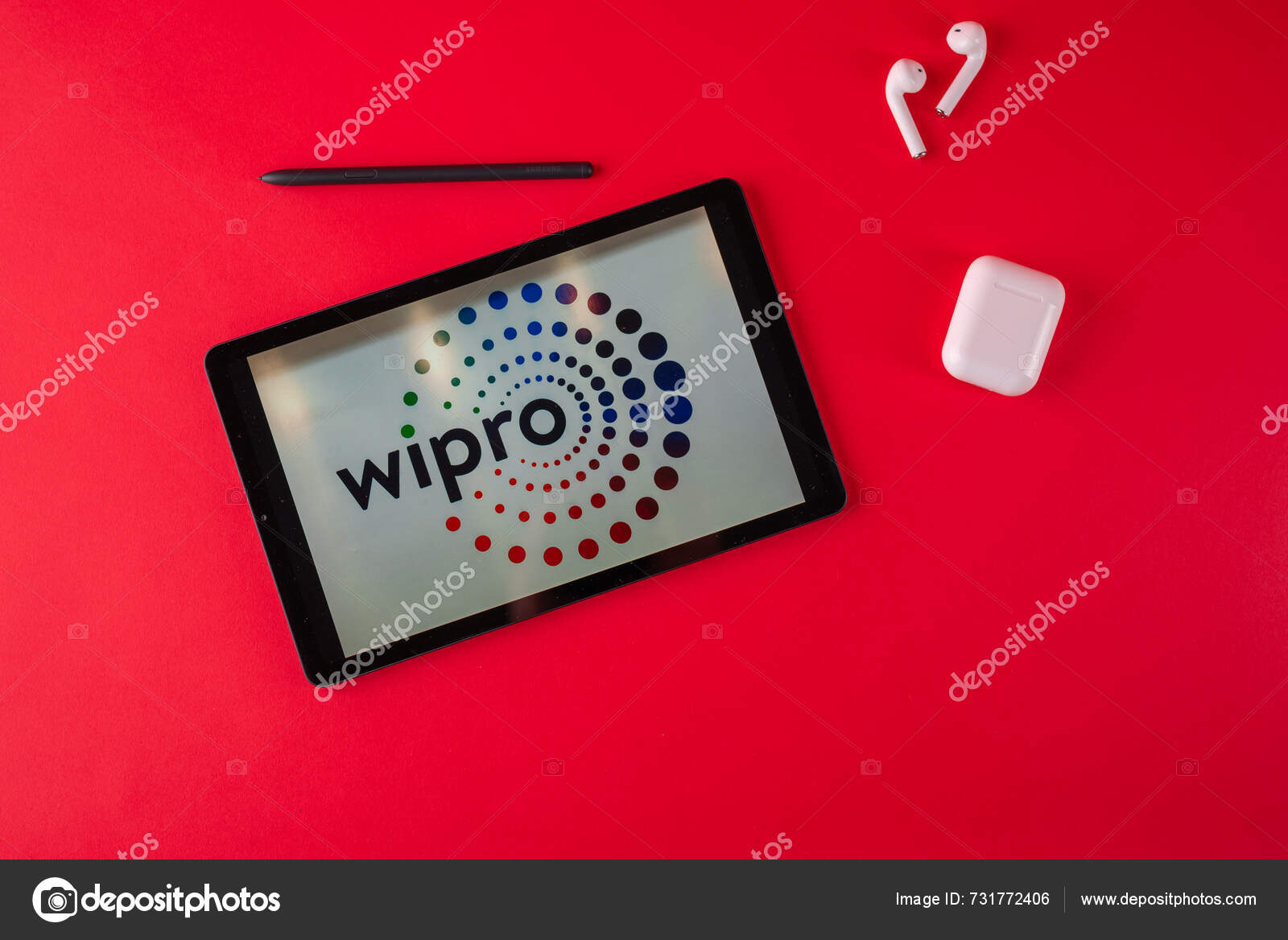 Tula Russia October 2021 Wipro Displayed Modern Laptop Red Background ...