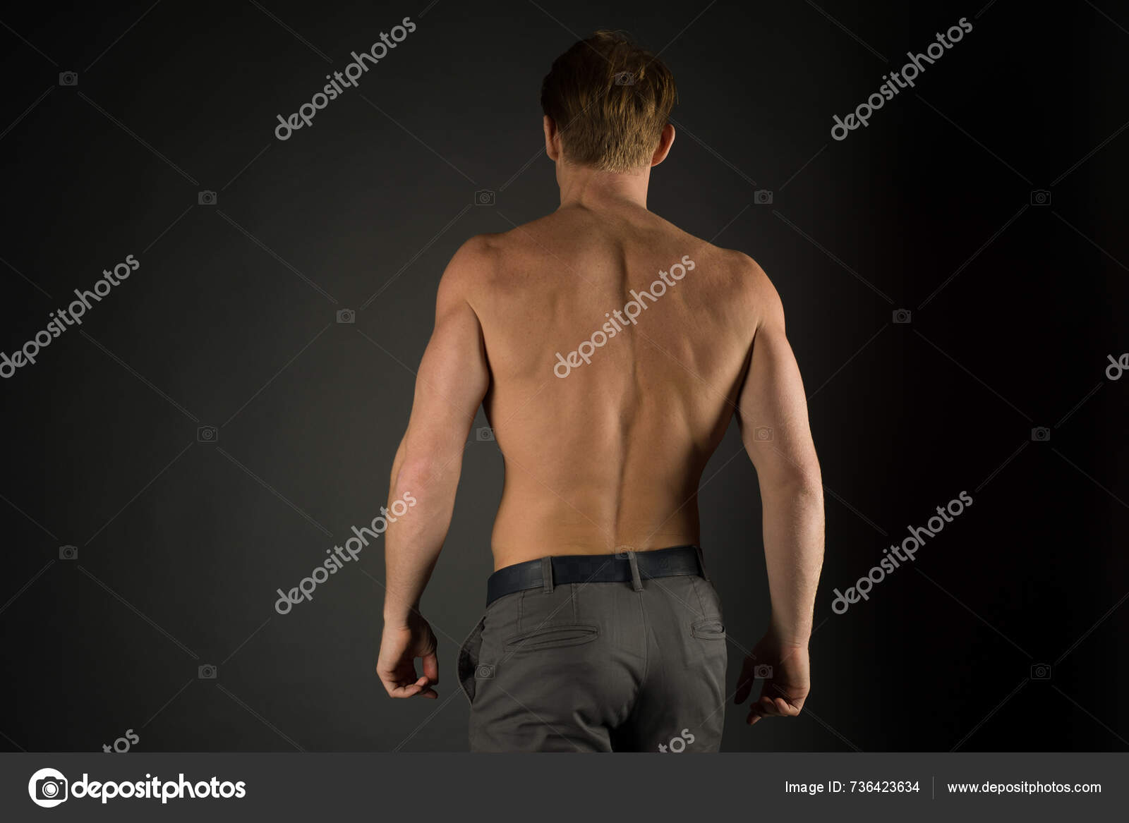 Strong Athletic Man Back Black Background — Stock Photo © unomay #736423634