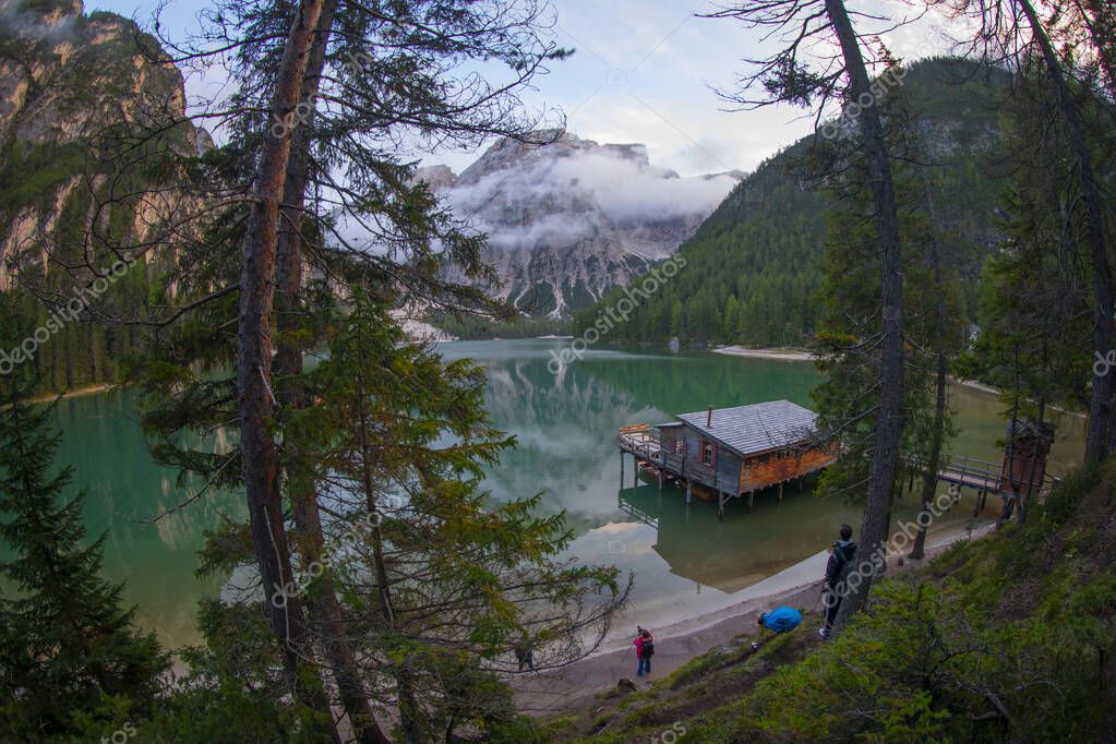 Descubriendo las montañas Dolomitas en el norte de Italia - Lago di ...