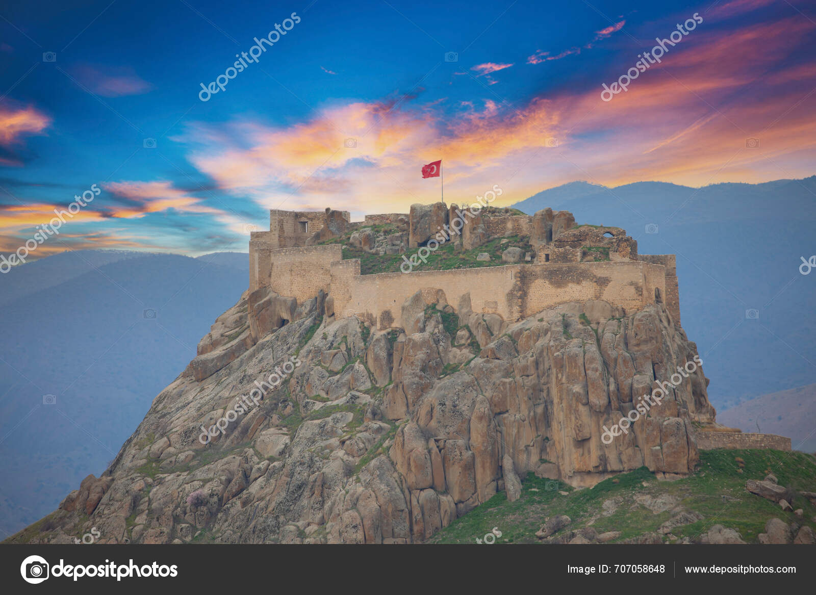 Pertek Castle Pertek Kalesi Located Pertek District Tunceli Province ...