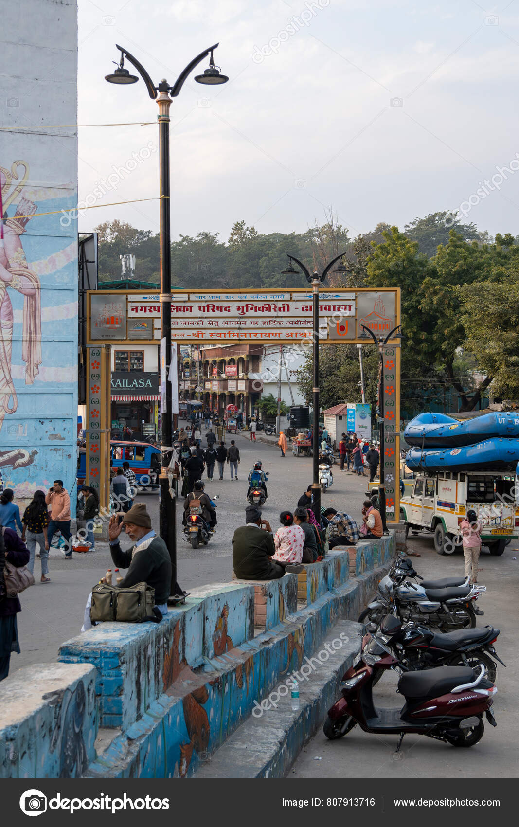 Rishikesh India December 2024 Muni Reti Rishikesh Features Market Area ...