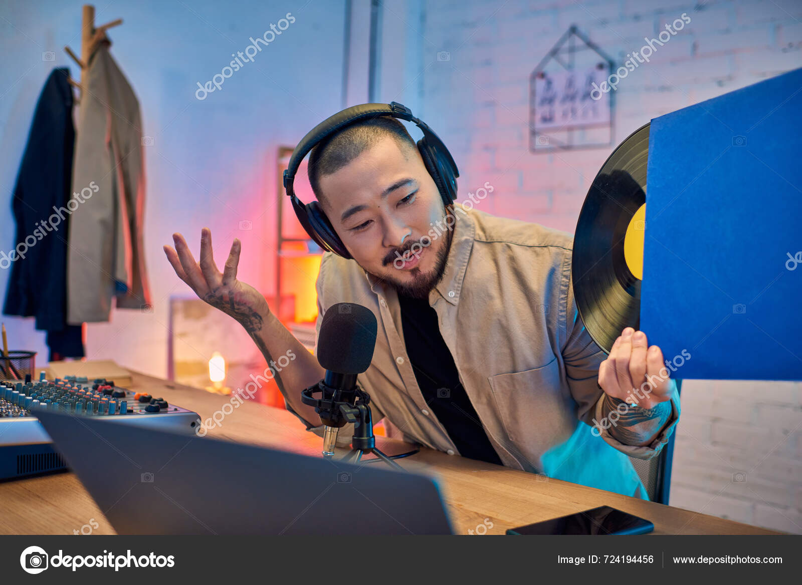 Man Home Studio Setup Microphone Record — Stock Photo © HayDmitriy ...