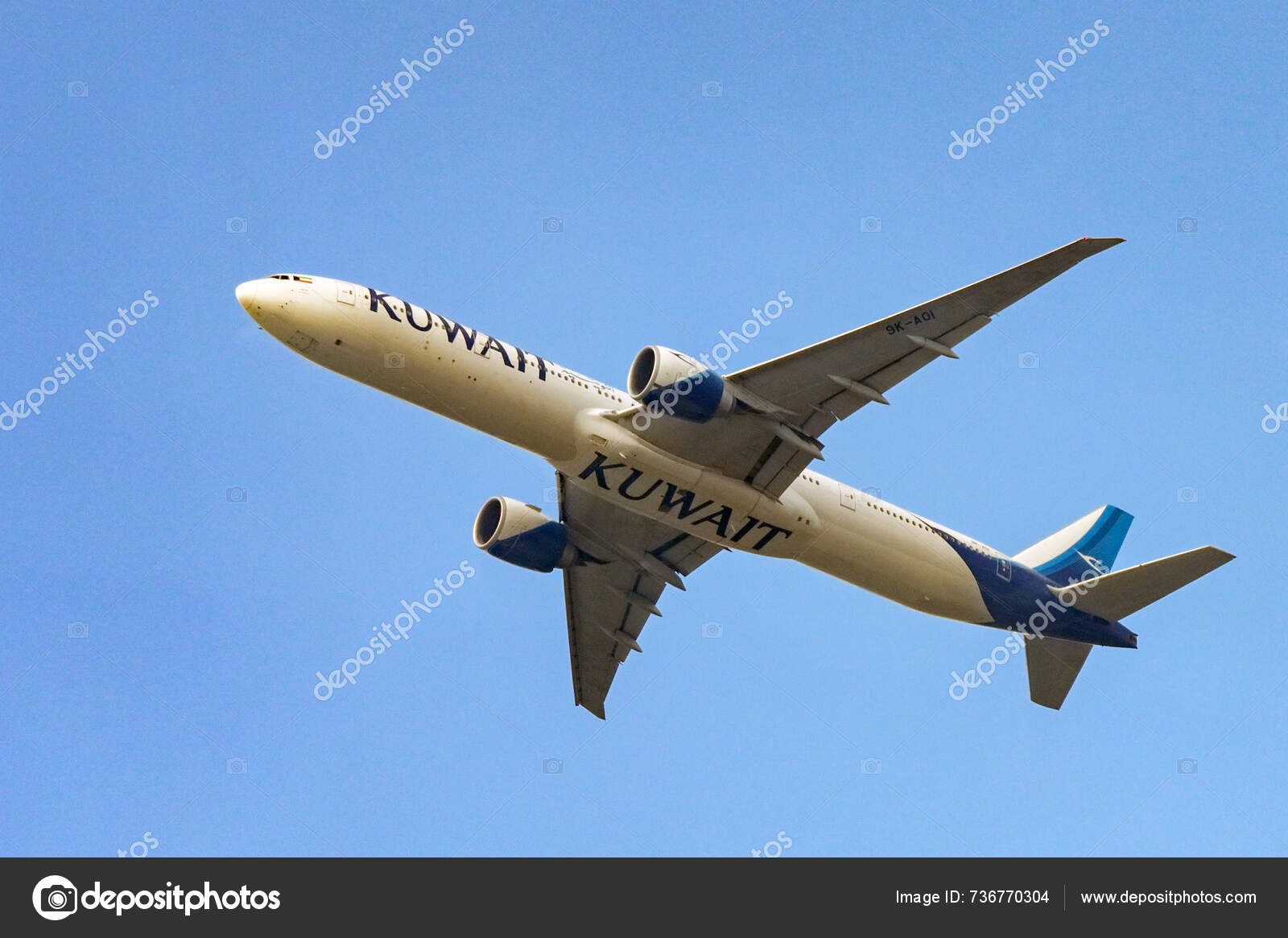 London England April 2024 Boeing 777 Registration Aoi Operated Kuwait ...