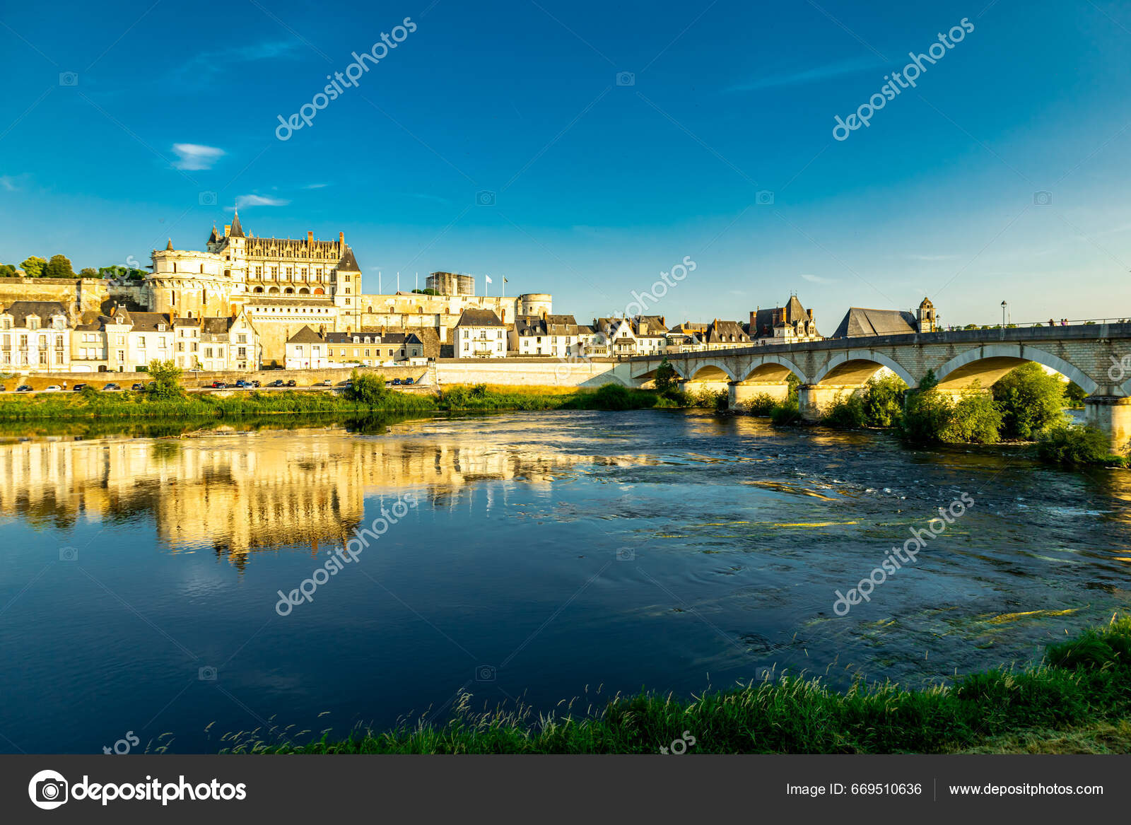 Summer Discovery Beautiful Seine Valley Amboise Castle Indre Loire ...
