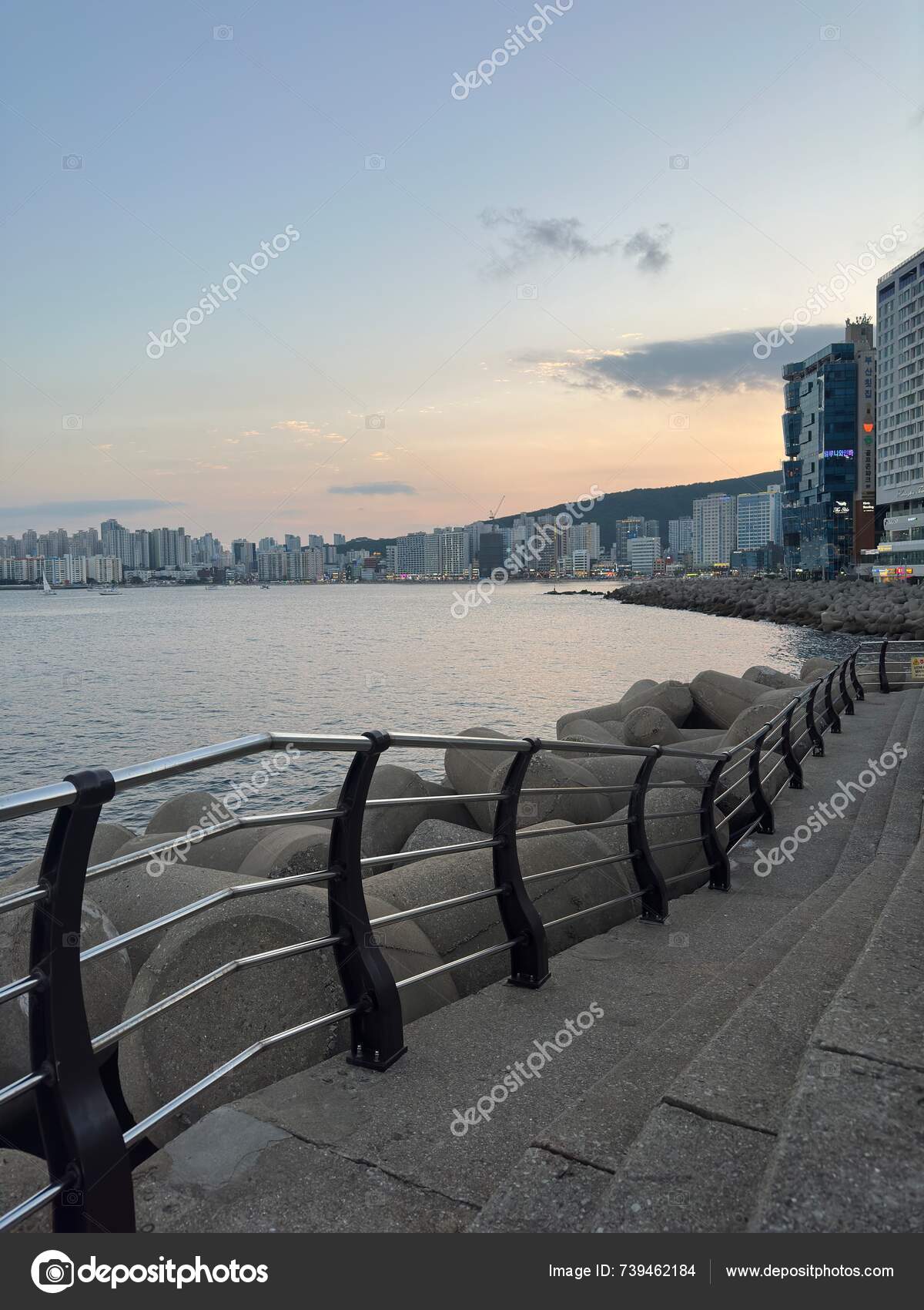 Busan South Korea Aug 2024 Millak Dong Breakwater Golden Hour — Stock ...