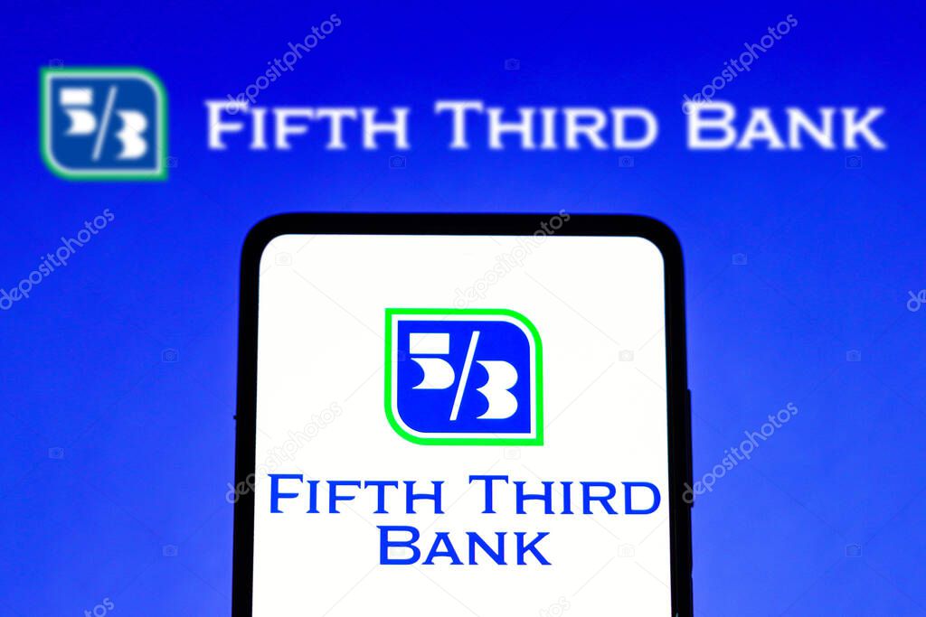 15 de marzo de 2023, Brasil. En esta ilustración fotográfica, el logotipo de Fifth Third Bank se ...