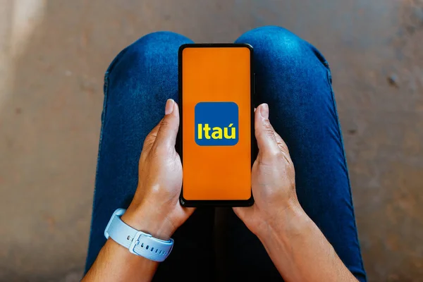 Banco itau fotos de stock, imágenes de Banco itau sin royalties | Depositphotos