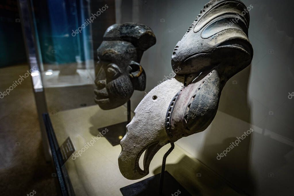 Antigua máscara de madera africana utilizada para la danza tribal y ...
