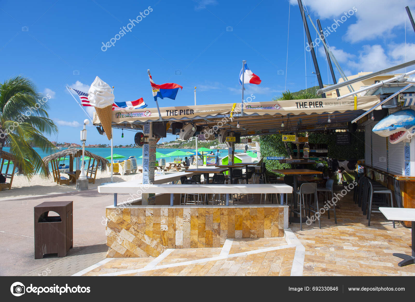 Pier Beach Bar Restaurant Broadwalk Walter Plantz Wharf Historic Center ...