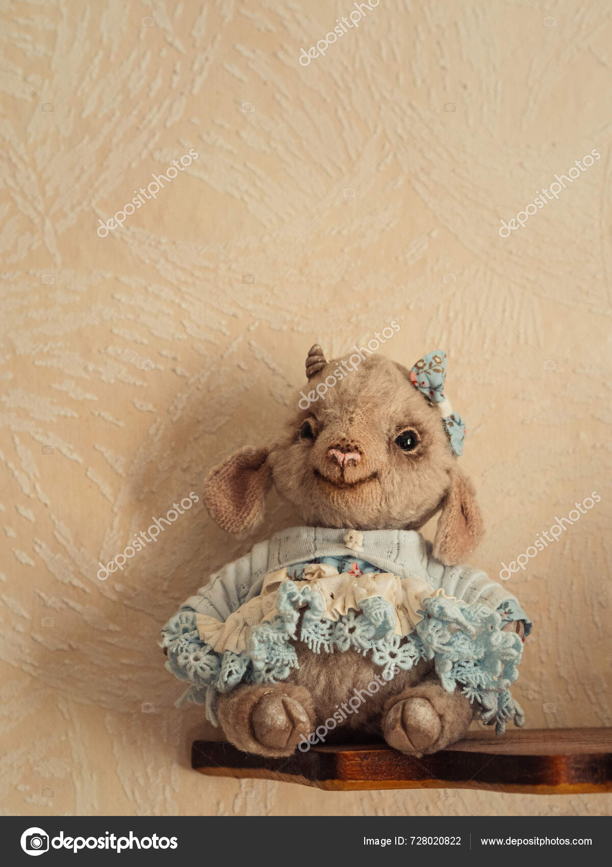 Charming Teddy Lamb Vertical Close Shot Cute Teddy Lamb Wearing — Stock Photo © innu1 #728020822