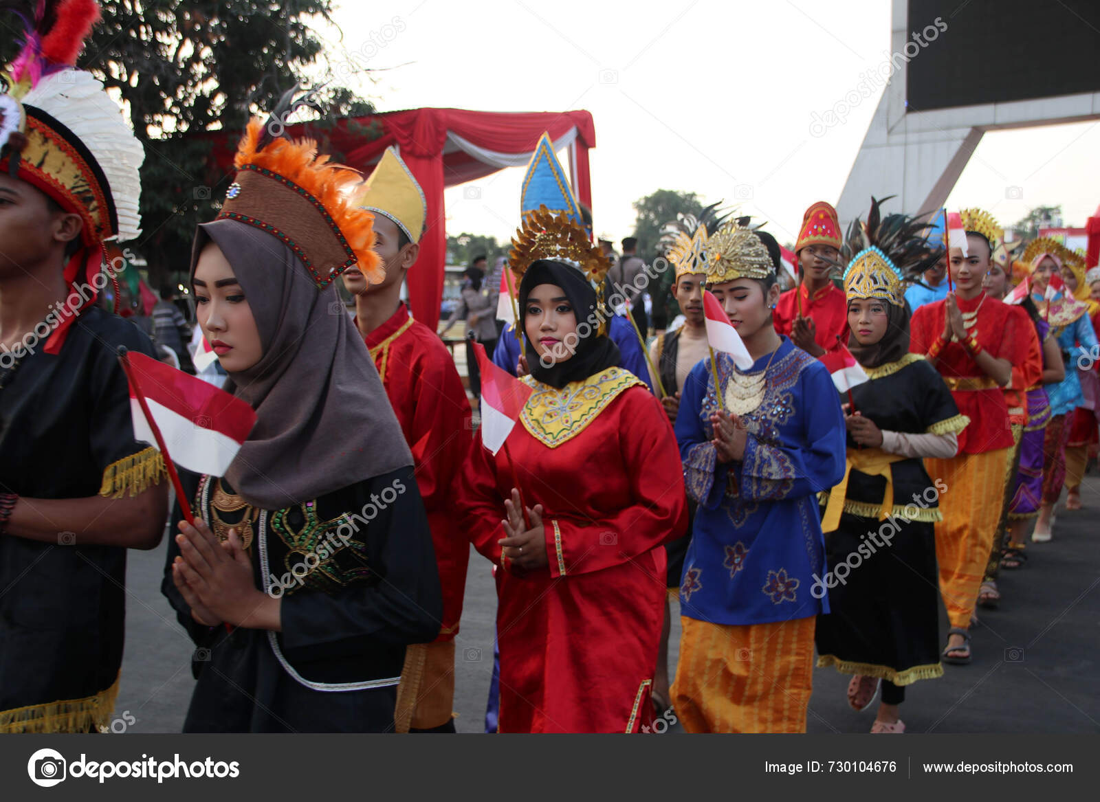 Parade Indonesia Traditional Cultural Costumes Young People Batang ...