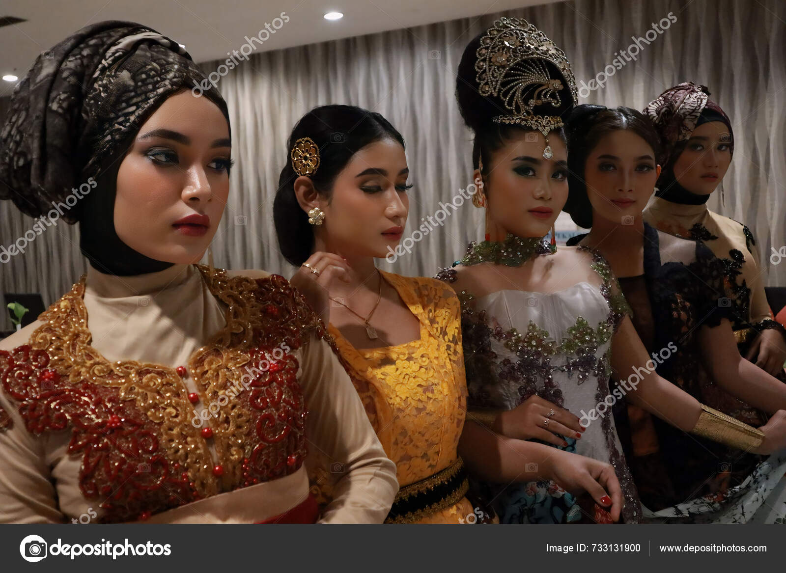Beautiful Women Wearing Batik Clothes Kabaya Pekalongan Indonesia June ...