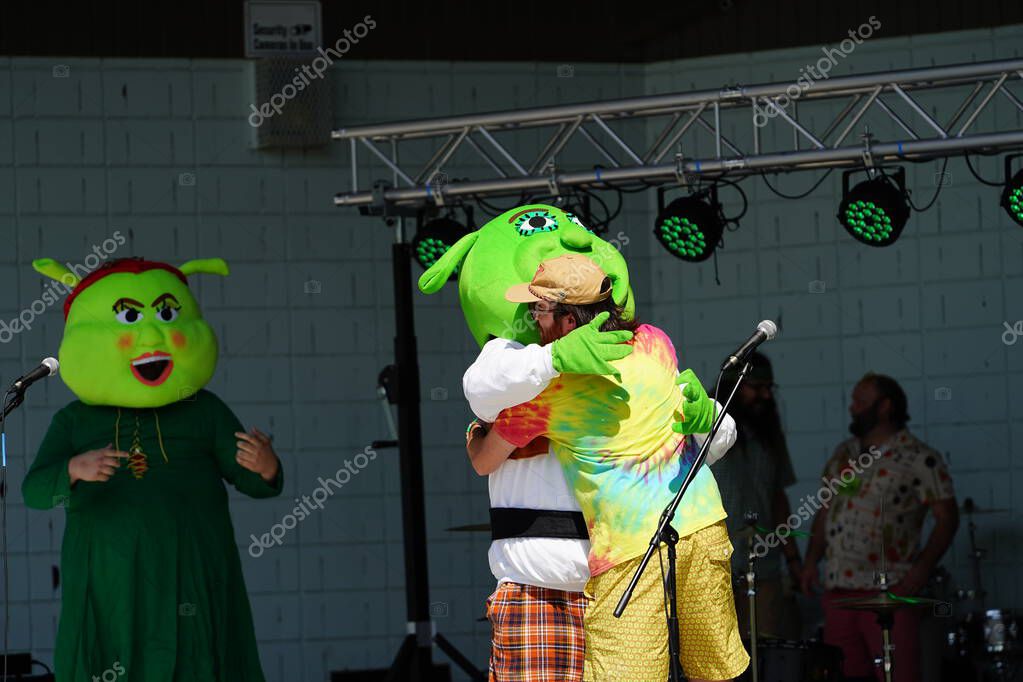 Milwaukee, Wisconsin, Estados Unidos - 2 de septiembre de 2023: Fans of the Shrek Movie ...