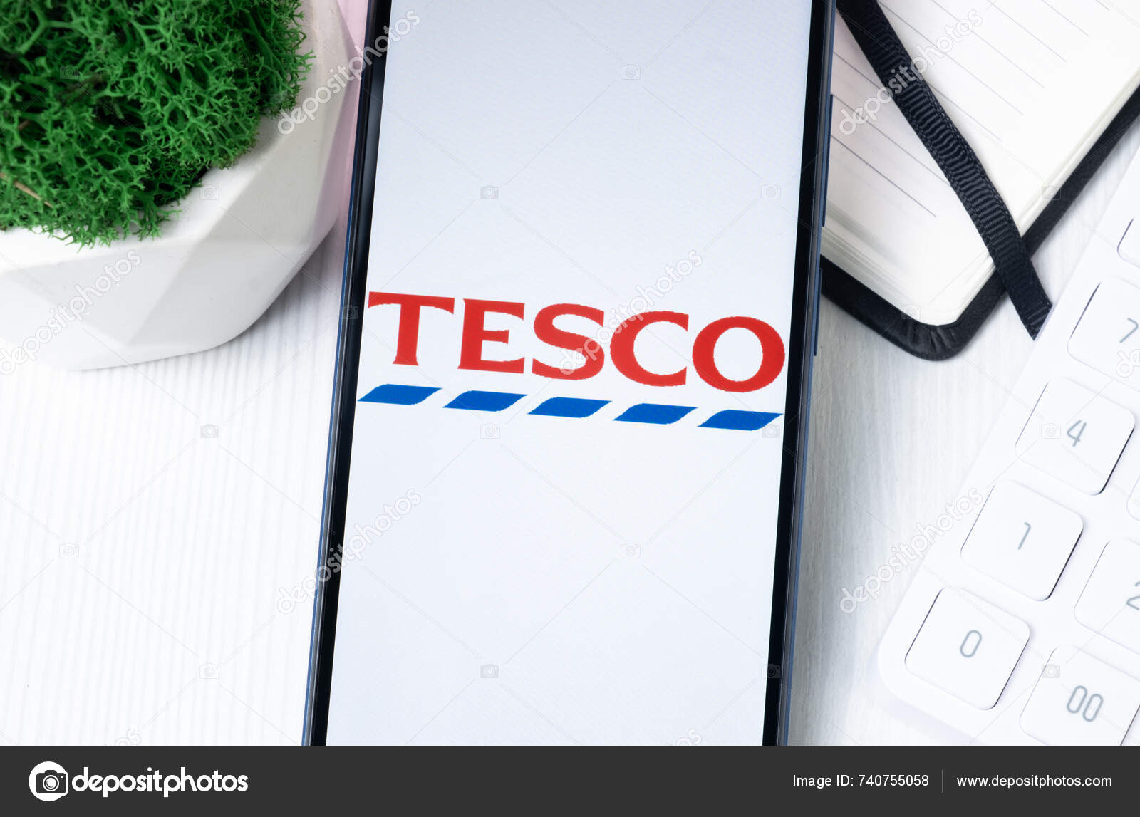 New York Usa August 2024 Tesco Logo Phone Screen Company — Stock ...