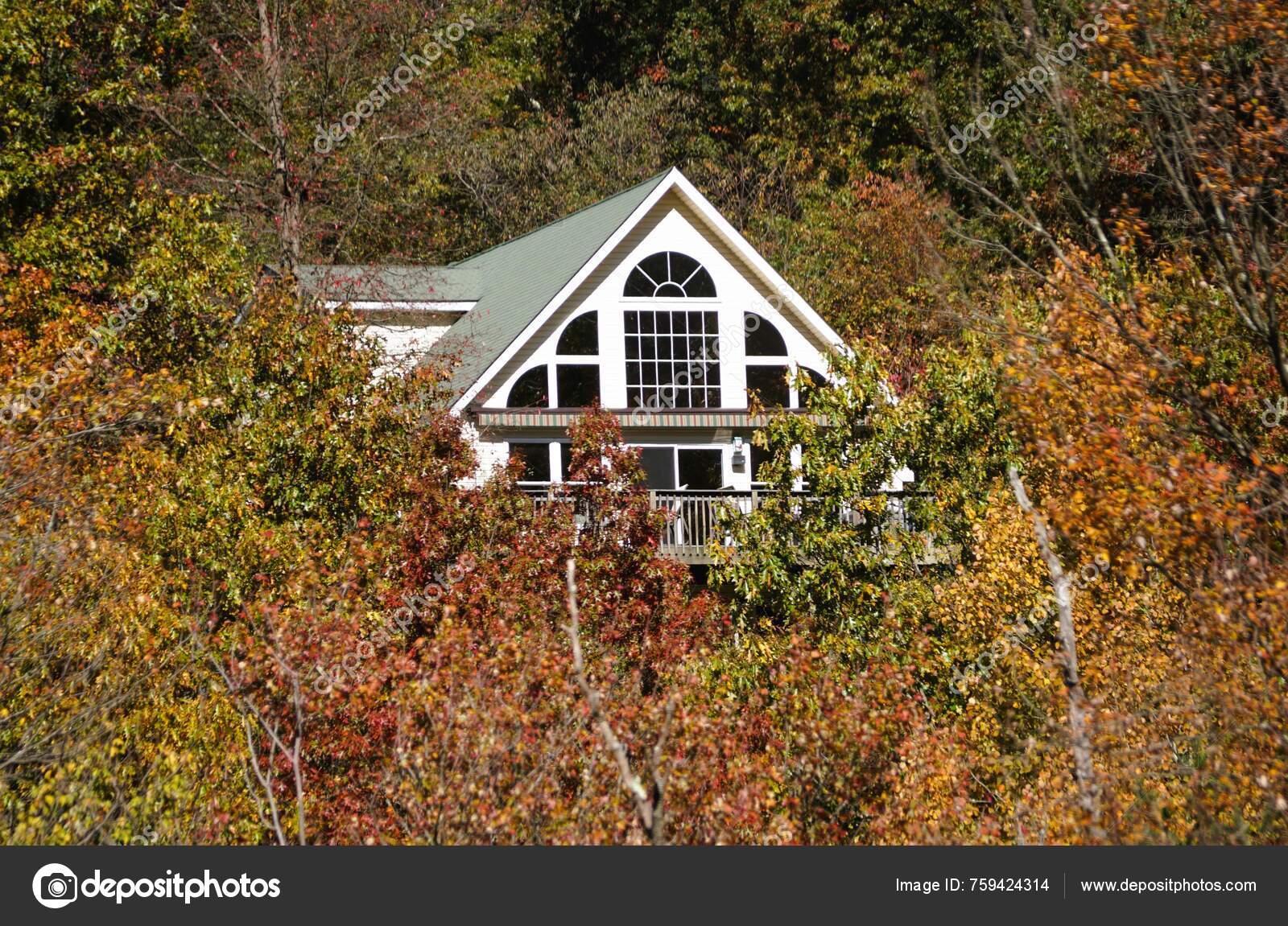 White Building Surrounded Stunning Fall Foliage Jim Thorpe Pennsylvania ...