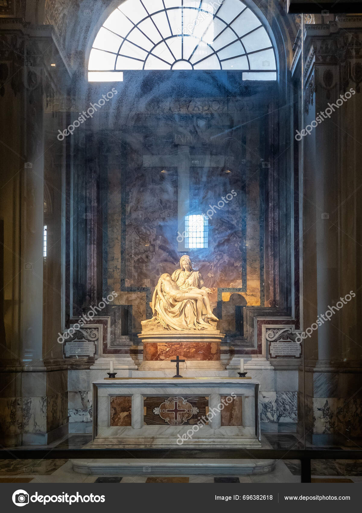 Famous Renaissance Sculpture Pieta Michelangelo Buonarroti Peter's ...