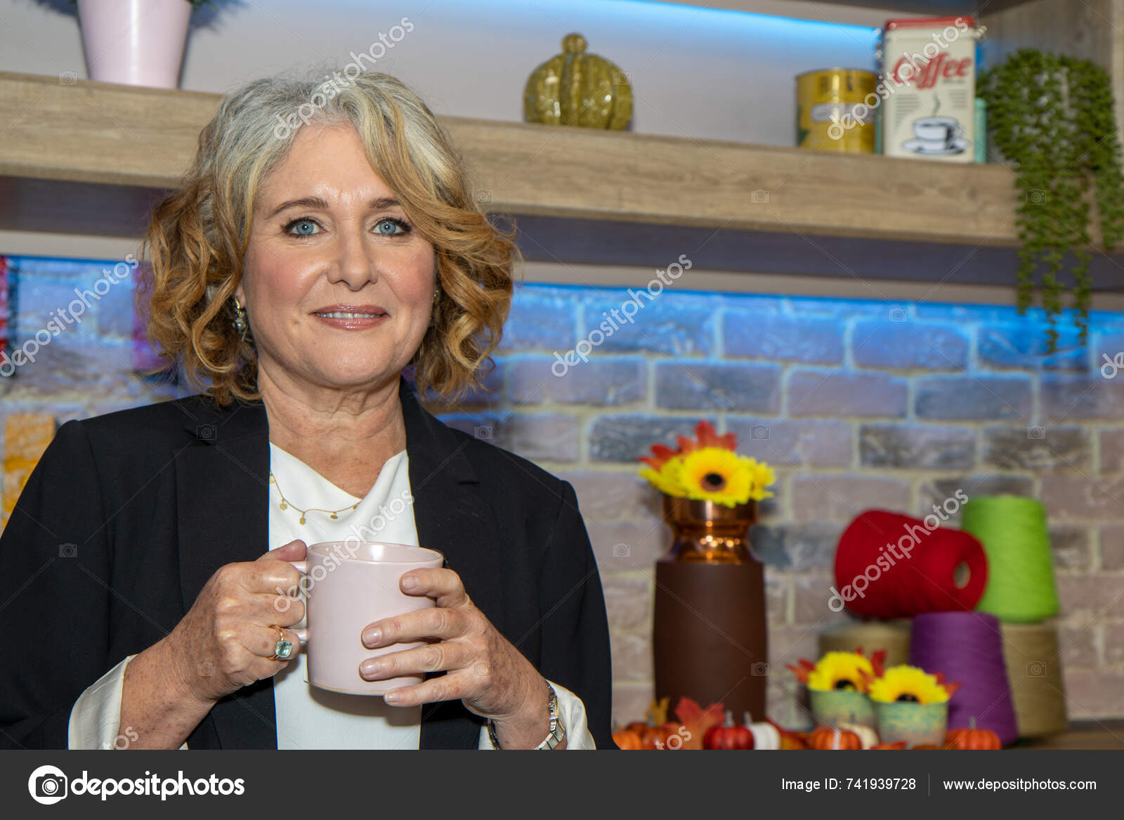 Leeds 5Th Oct 2021 Famous British Actress Impressionist Jan Ravens ...