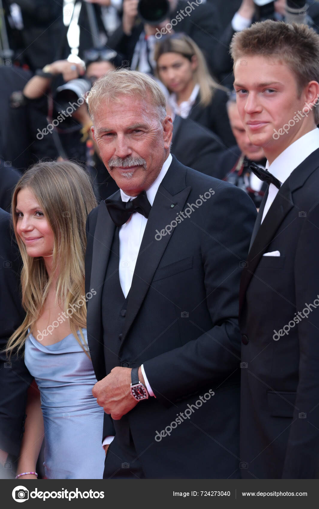 Cannes Francia Mayo 2024 Grace Costner Kevin Costner Cayden Wyatt ...