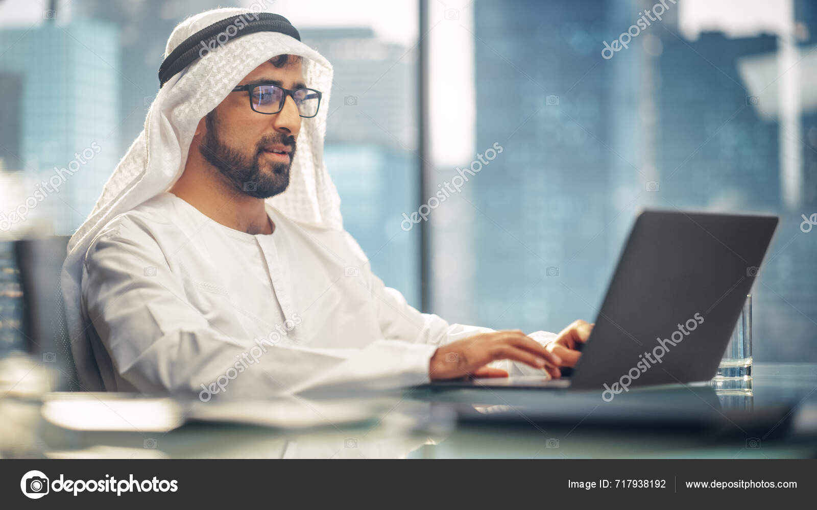 Successful Arab Businessman Glasses White Traditional Outfit Sitting ...