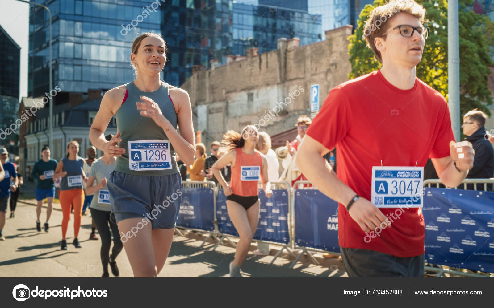 Shot Group Diverse People Running Marathon Cheers Loved Ones Supporters ...