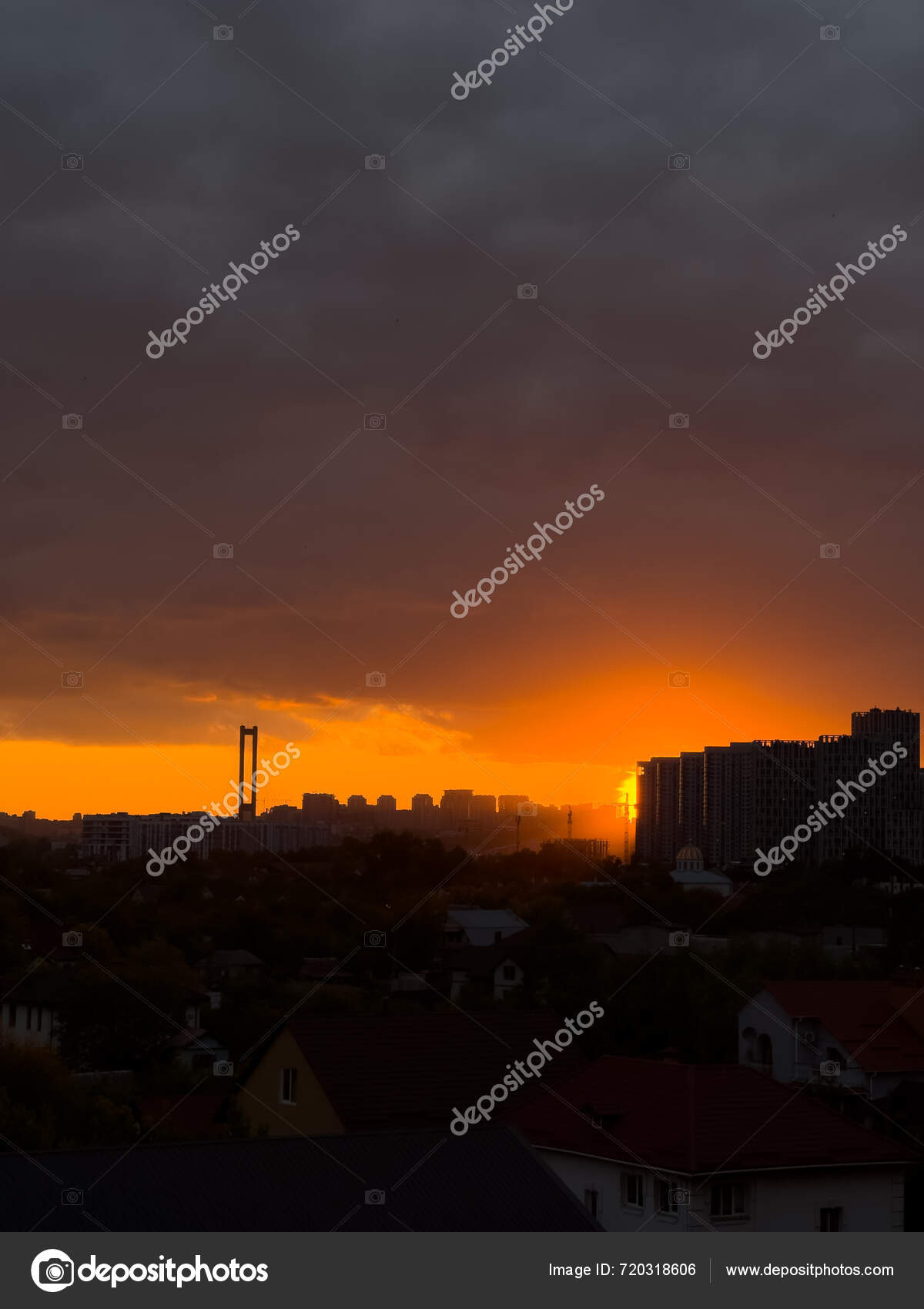 Beautiful Red Sunset City — Stock Photo © _juls_ #720318606