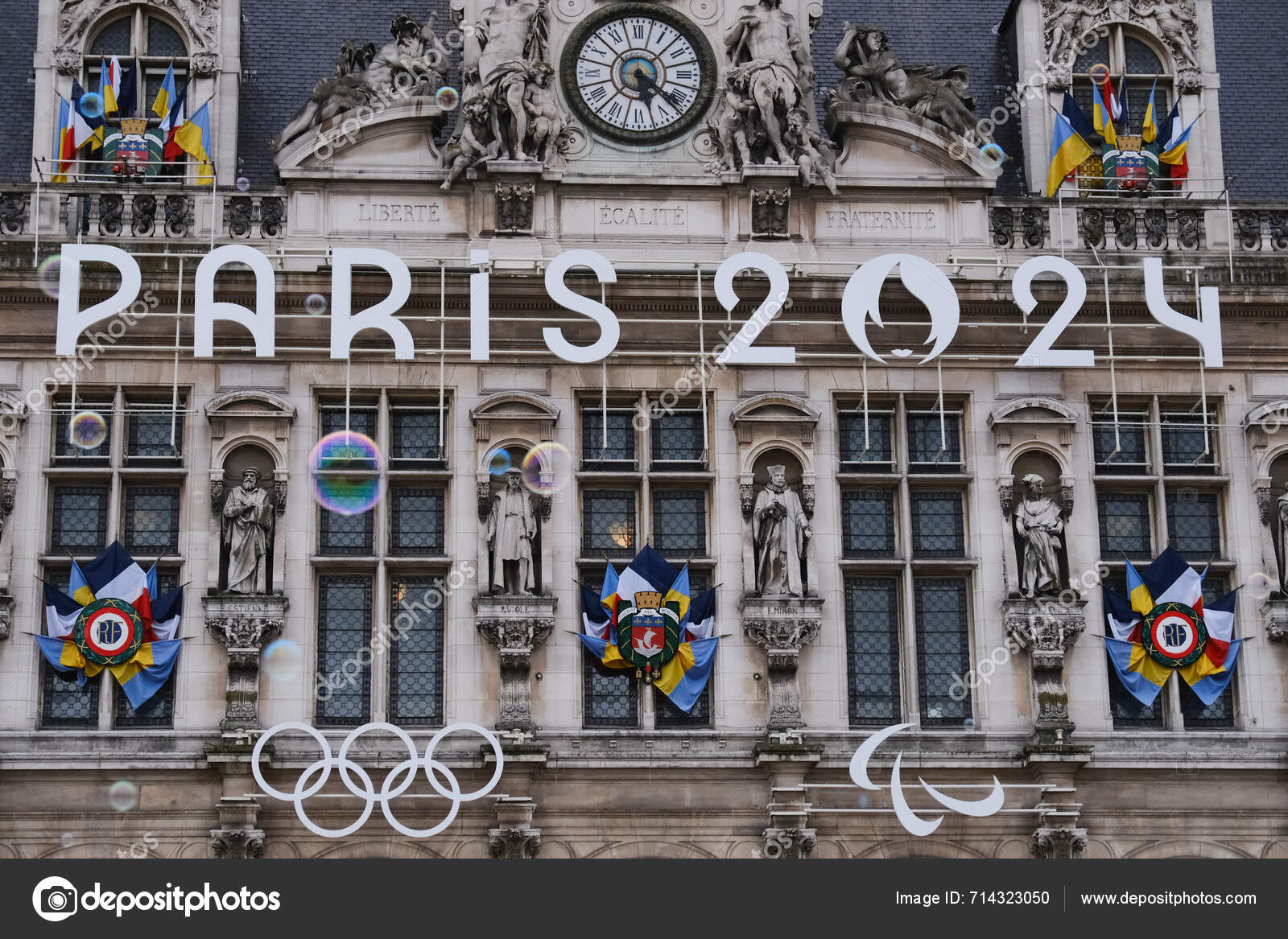 Paris France Avril 2024 Logo Géant Des Jeux Olympiques 2024 — Photo éditoriale par ©Ale_Mi ...