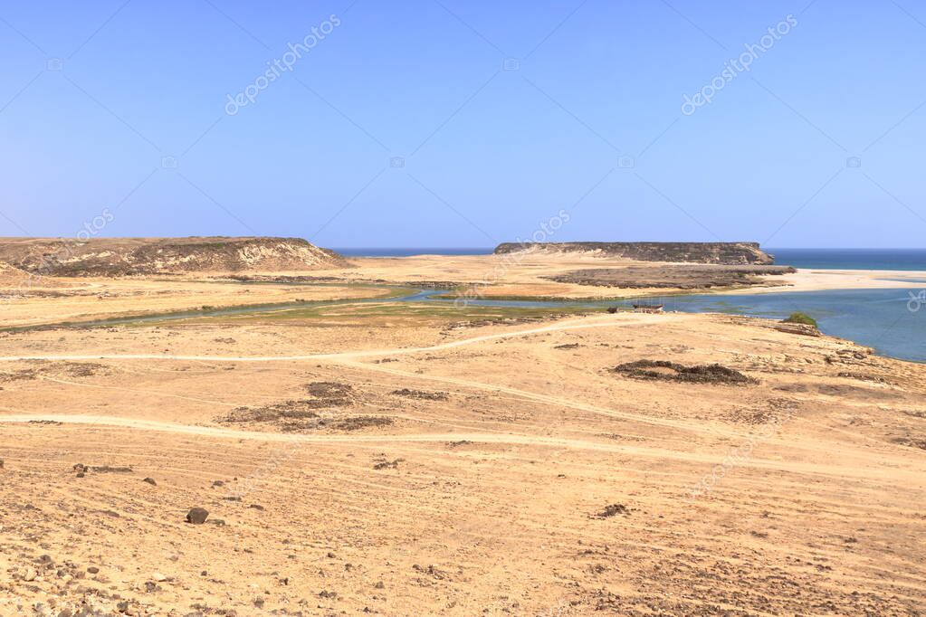 Vista desde Khor Rori y Sumhuram sitio histórico de la Unesco en Taqah ...