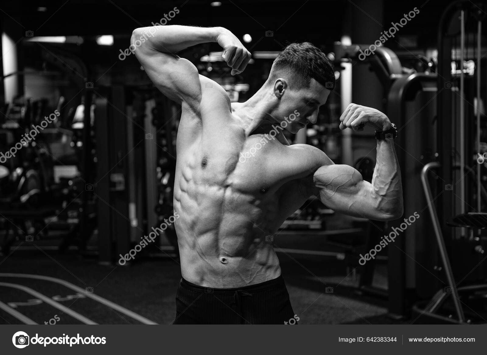 Forte Cara Com Ajuste Torso Flexionando Músculos Braços Bíceps Duplos ...