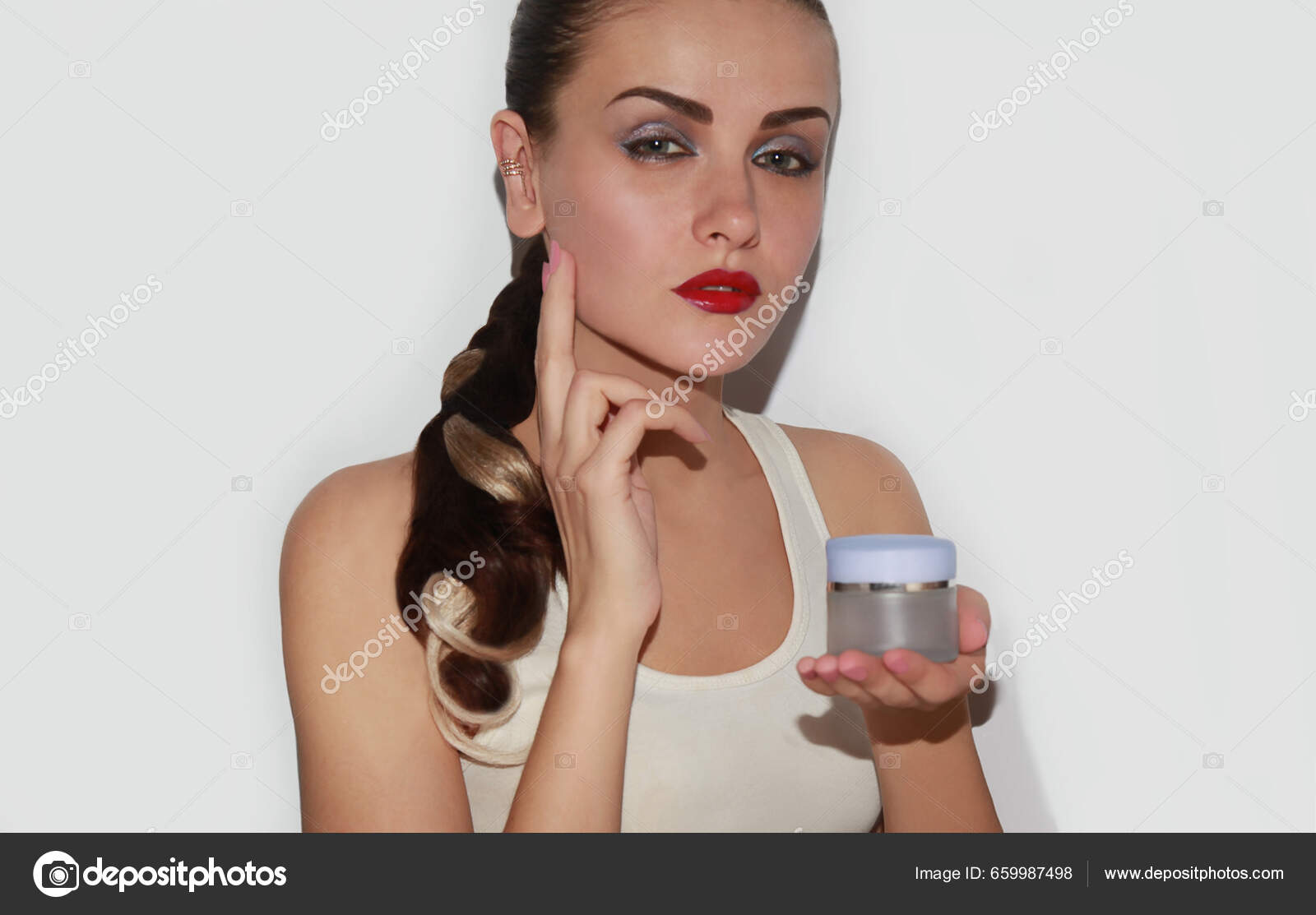Beautiful Model Competent Face Accuracy Applying Cream Holding Her Hand ...