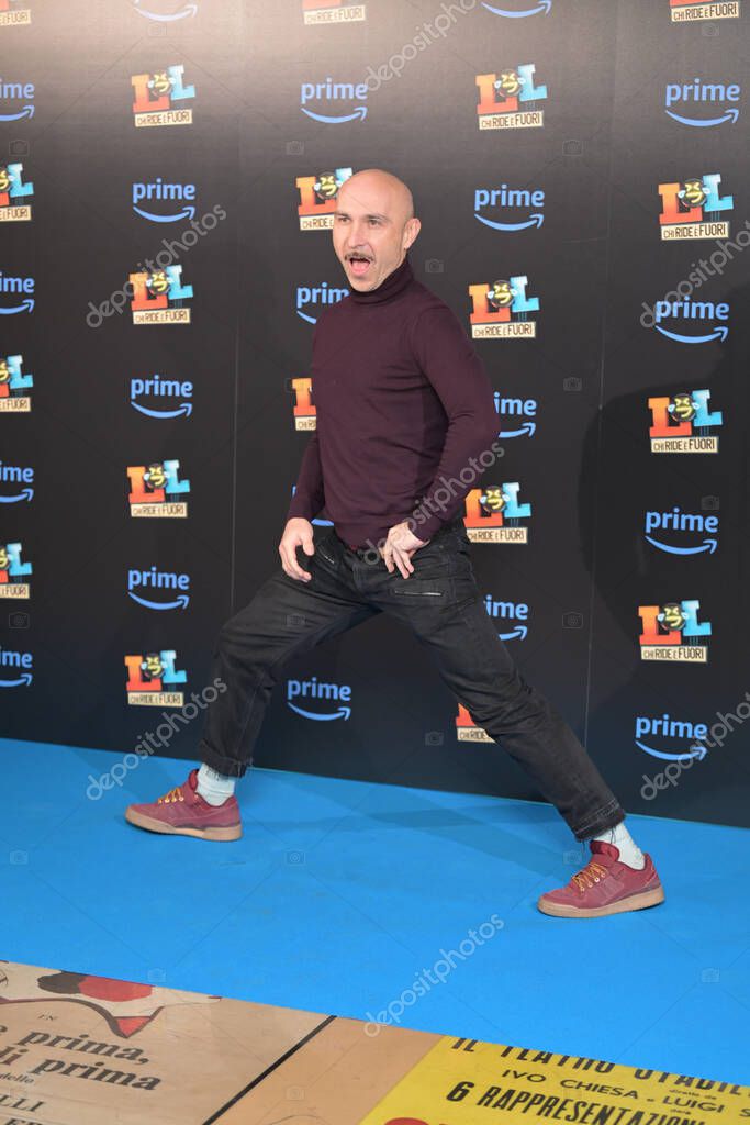 Maccio Capatonda durante la presentación del concurso italiano Lol: Chi ...