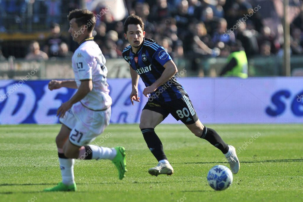 Olimpiu Morutan (Pisa) durante el partido de fútbol italiano Serie B AC ...