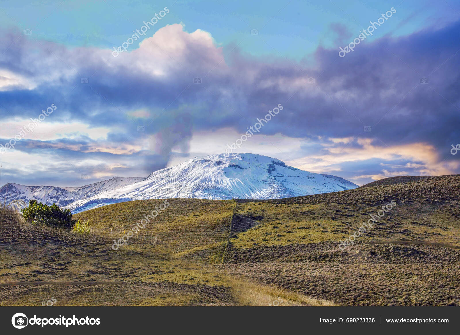 Nevado Del Ruiz Also Known Mesa Herveo Volcano Located Border Stock ...