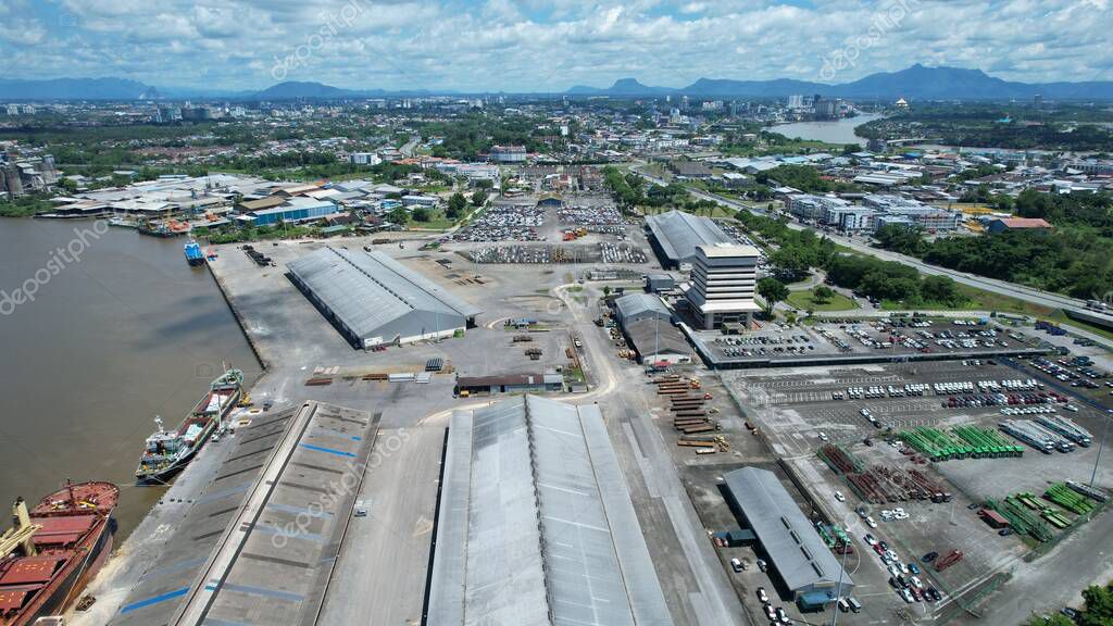 Kuching Malasia Junio 2024 Puerto Senari Puerto Terminal Pendiente ...