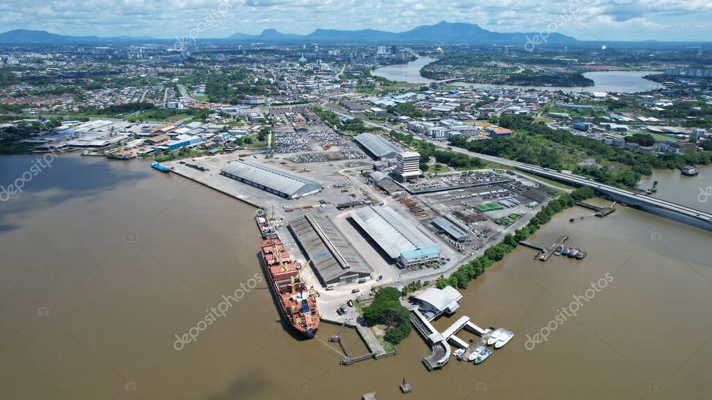 Kuching Malasia Junio 2024 Puerto Senari Puerto Terminal Pendiente ...