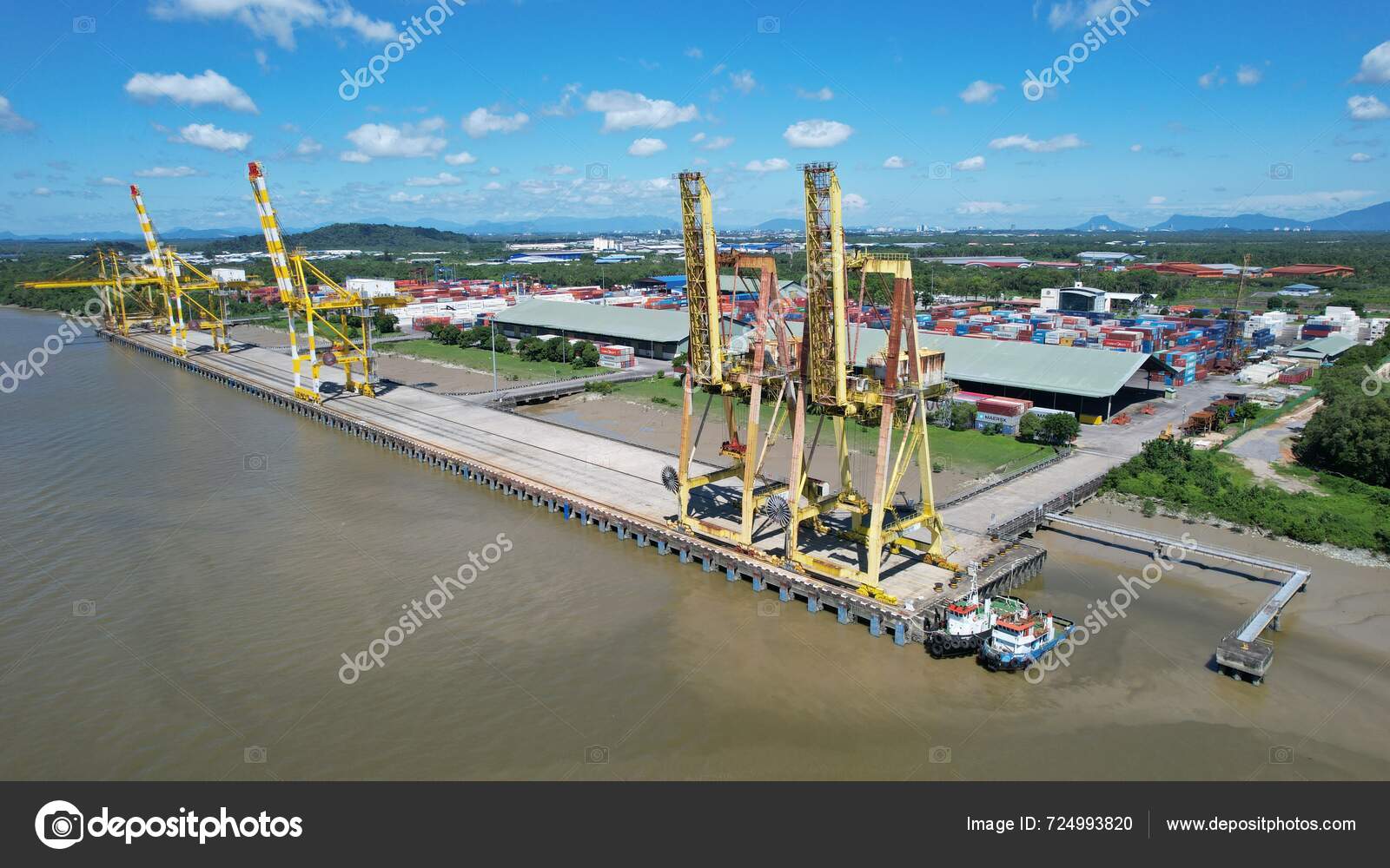 Kuching Malasia Junio 2024 Puerto Senari Puerto Terminal Pendiente ...