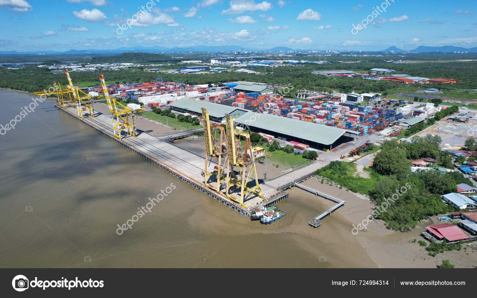 Kuching Malasia Junio 2024 Puerto Senari Puerto Terminal Pendiente ...