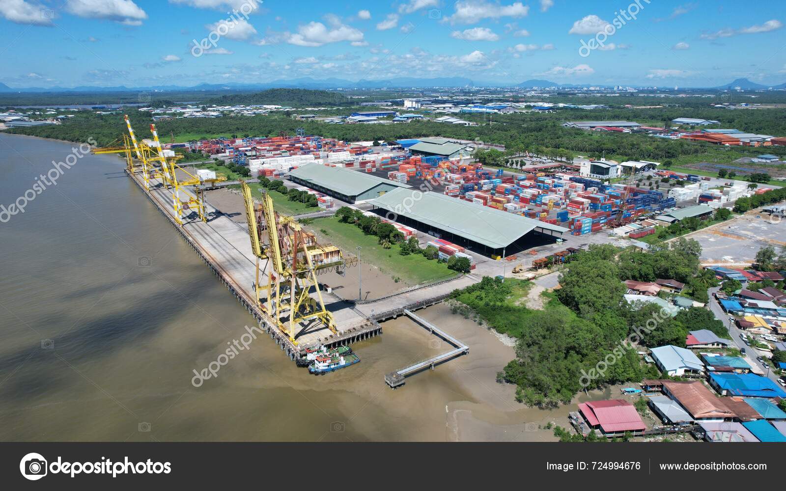 Kuching Malasia Junio 2024 Puerto Senari Puerto Terminal Pendiente ...