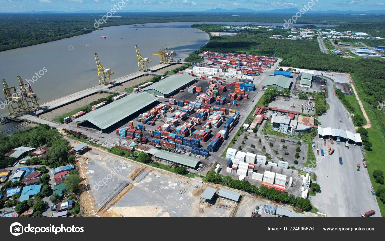 Kuching Malasia Junio 2024 Puerto Senari Puerto Terminal Pendiente ...