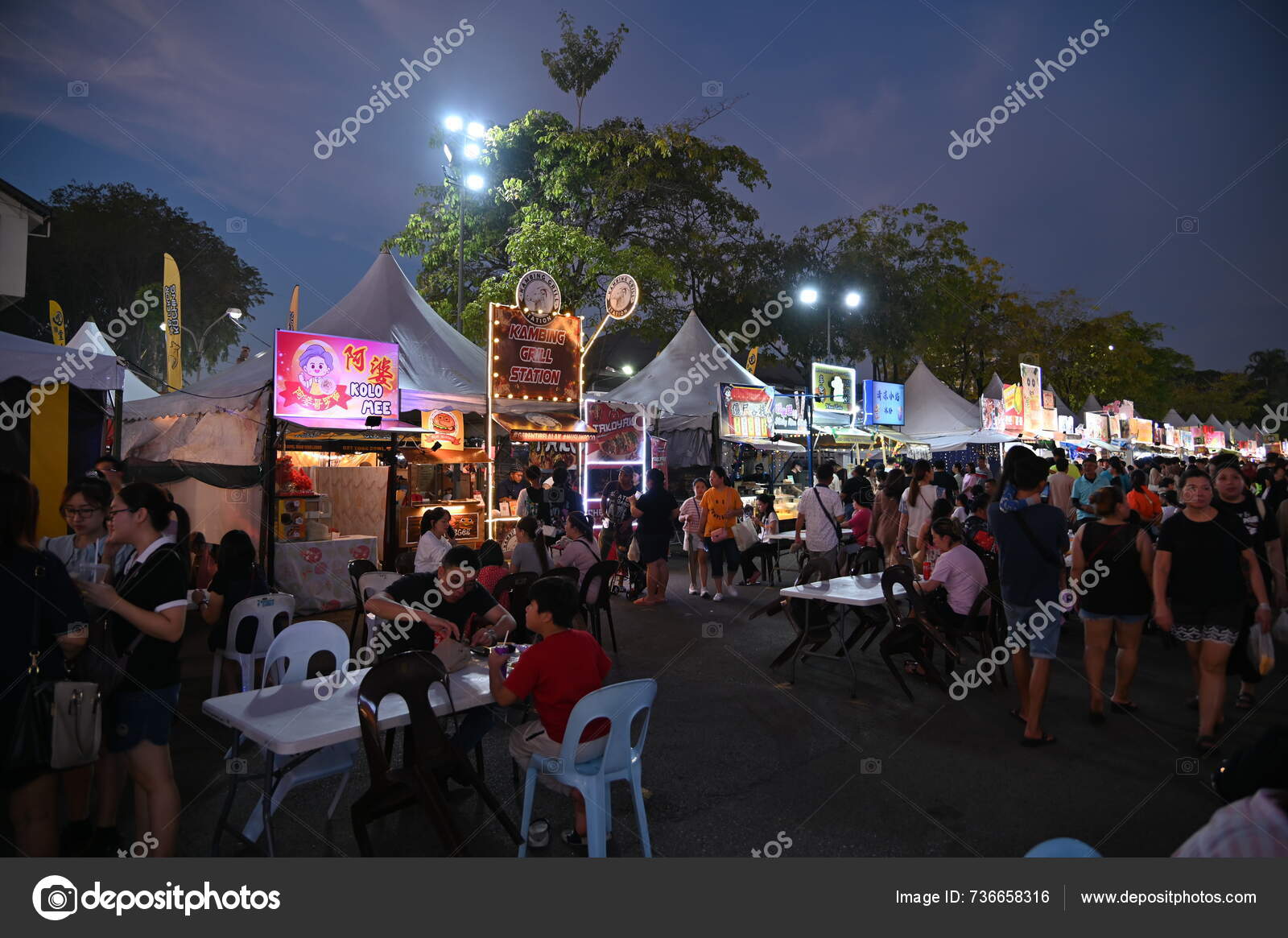 Kuching Malaysia Augusti 2024 Kuching Festival Food Street Fair ...