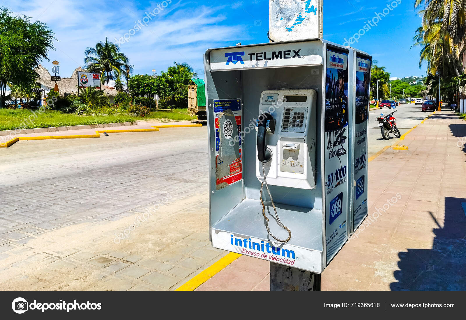 Old Telephone Box Handset Keypad Zicatela Puerto Escondido Oaxaca ...