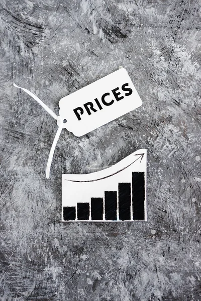 inflación y costo de vida conceptua imagen, precios texto en etiqueta ...