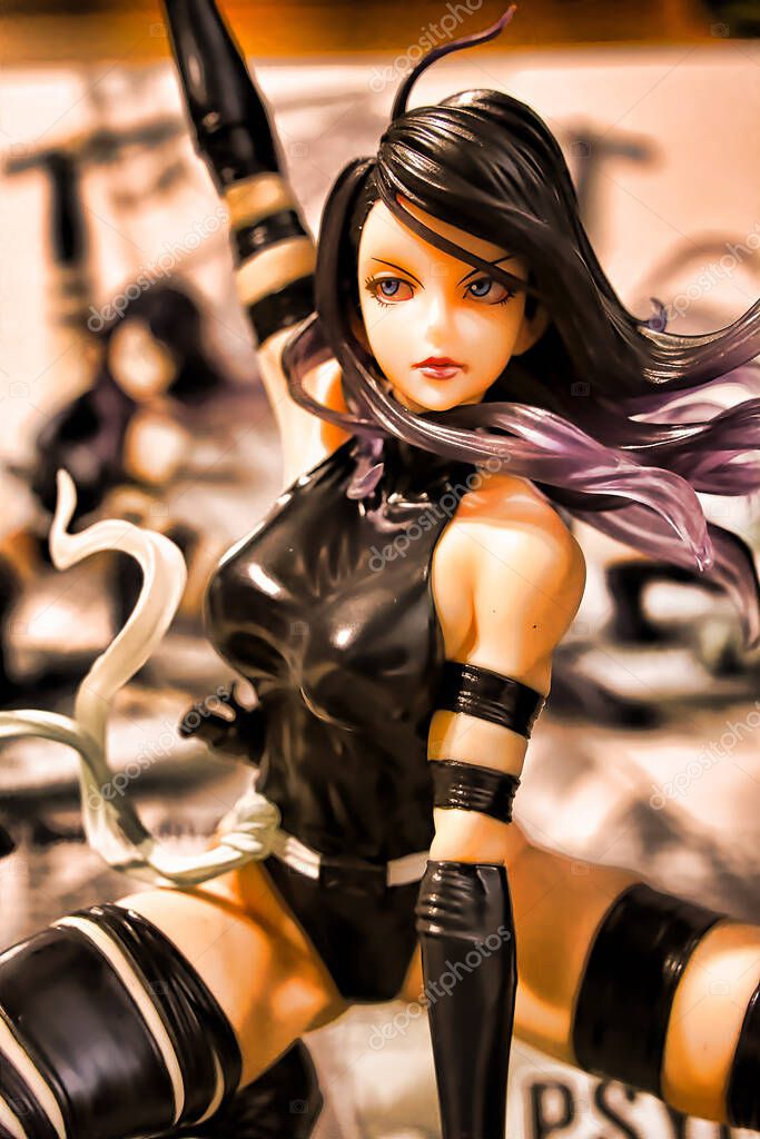 Osaka, Japón - 4 de febrero de 2023: Un modelo del personaje de X-Men Psylocke. El modelo ...