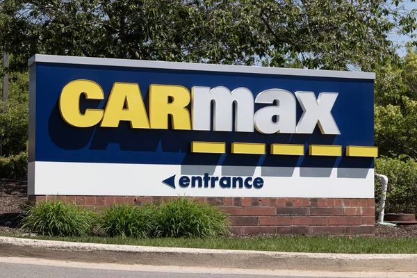 Indianapolis - Circa July 2017: Logo and signage of Penske Truck ...