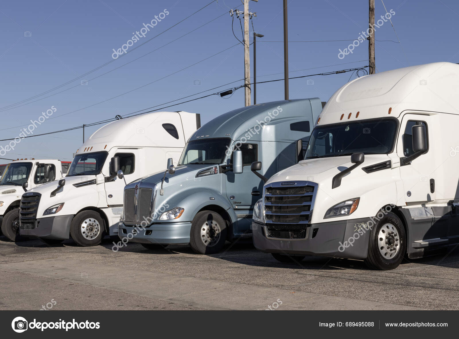Cincinnati November 2023 Freightliner Kenworth Semi Tractor Trailer Big ...