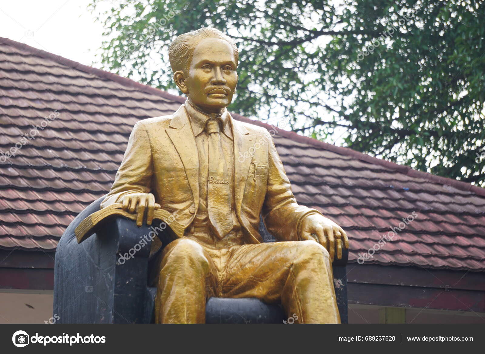 Monument Sutomo Also Called Soetomo Atau Soebroto One Indonesian Heroes ...