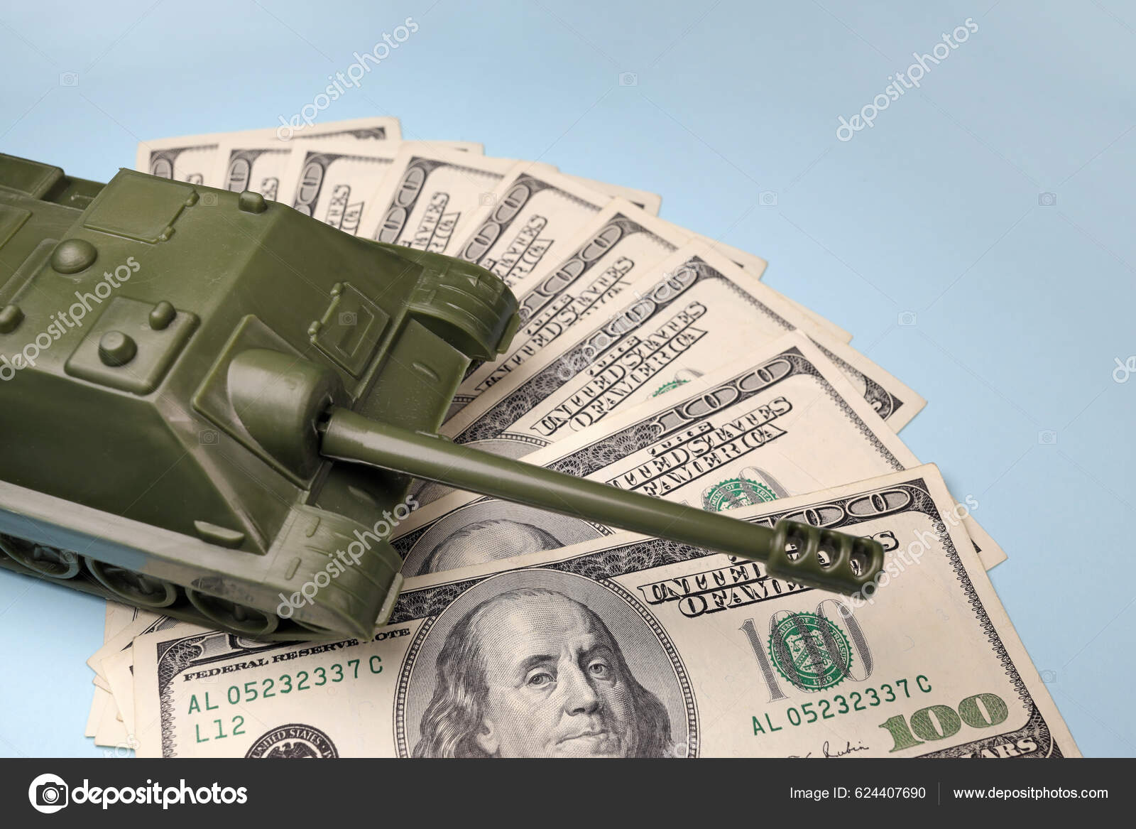 Tank Dollar Banknotes Concept War Costs Military Spending Economic ...